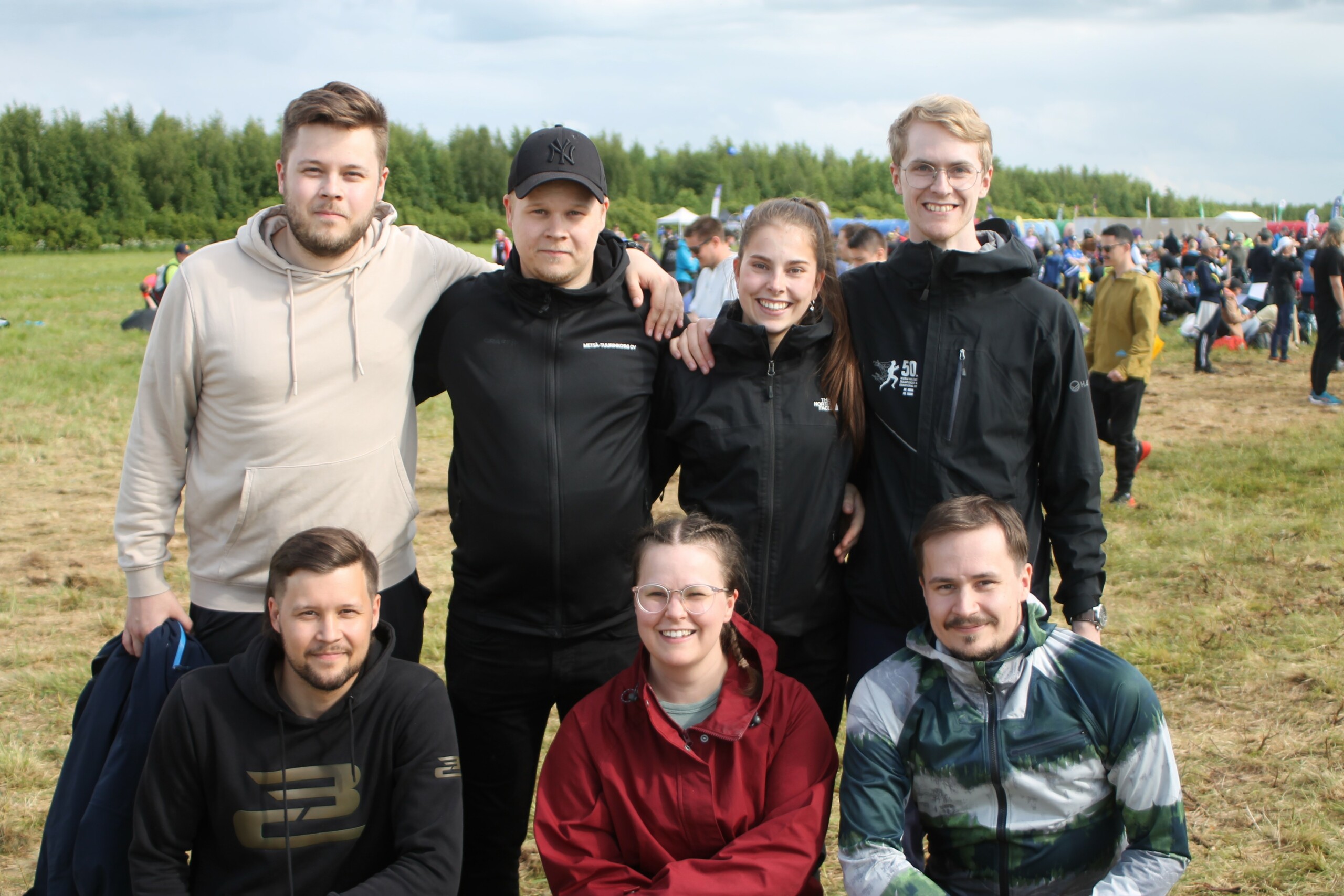 Enskan Enkelit suunnistaa paapan muistoksi - Jukola 2024